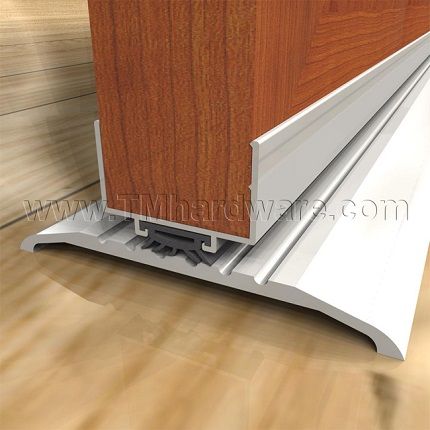 Zero 111 Door Bottom / Door Shoe | TMHardware.com